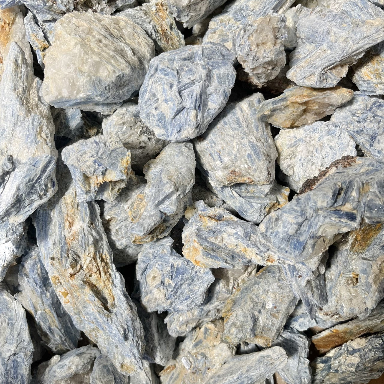 Kyanite Crystal Meaning, Properties, & Healing Guide – Sage Spirits